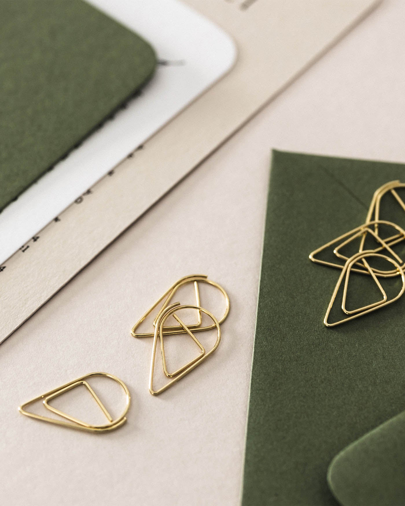 Paper Clips – Peppermint Press